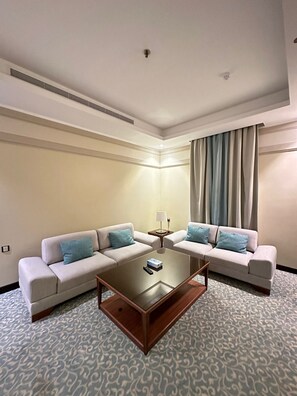 TV LCD 43 polegadas com canais a cabo