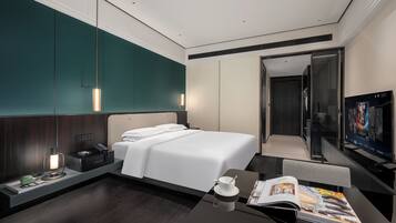 Cortinas/cortinados opacos, Wi-fi grátis, roupa de cama fornecida