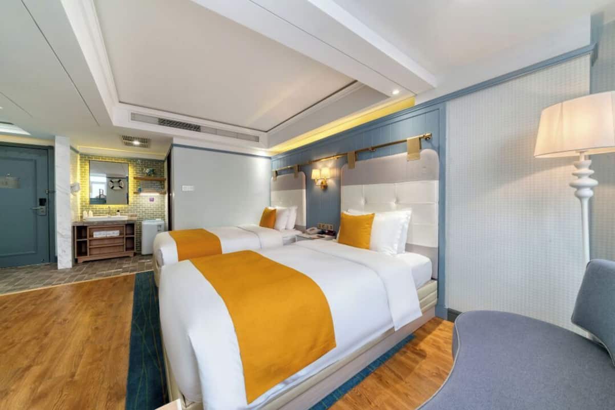 Quarto Duplo de Luxo, Vista para a cidade | 1 quarto, secretária adequada para computadores portáteis