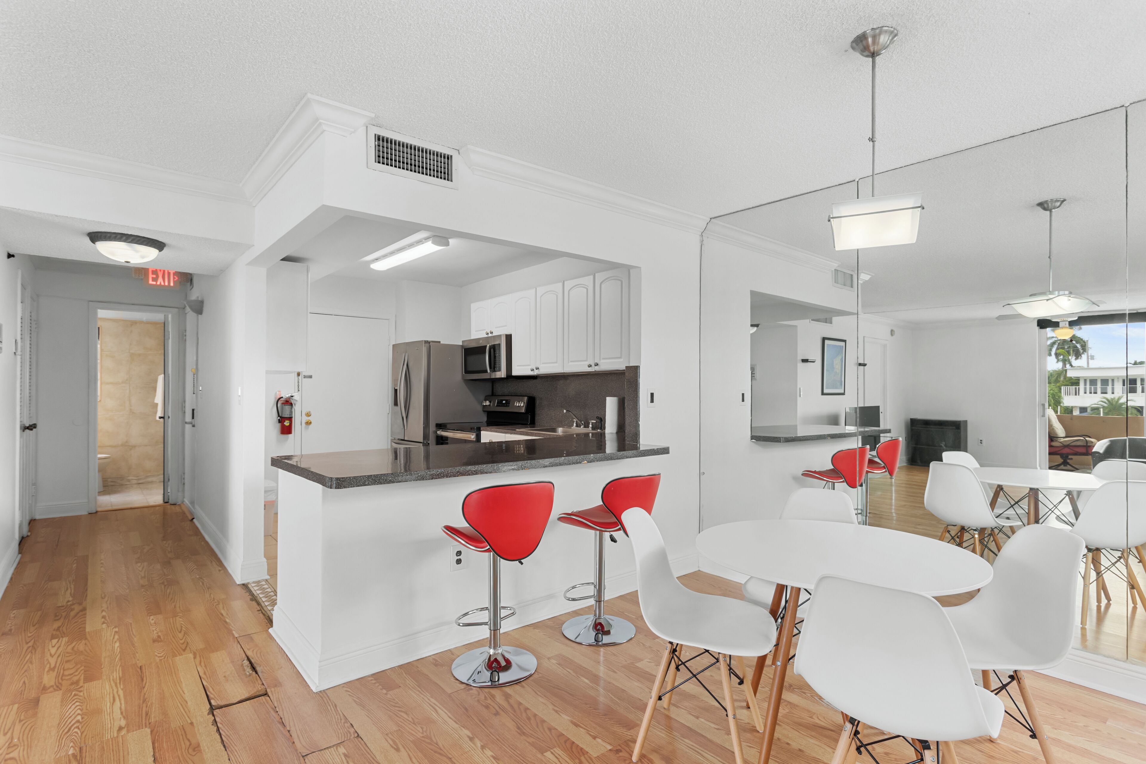 Apartamento, vista para a baía | Sala de jantar