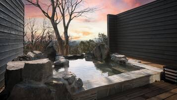 Quarto Twin Standard, não fumadores (Tegogawa) | Casa de banho | Um polibã e uma banheira separados, banheira de água mineral