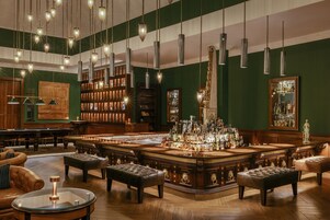 2 bares/lounges, bar molhado