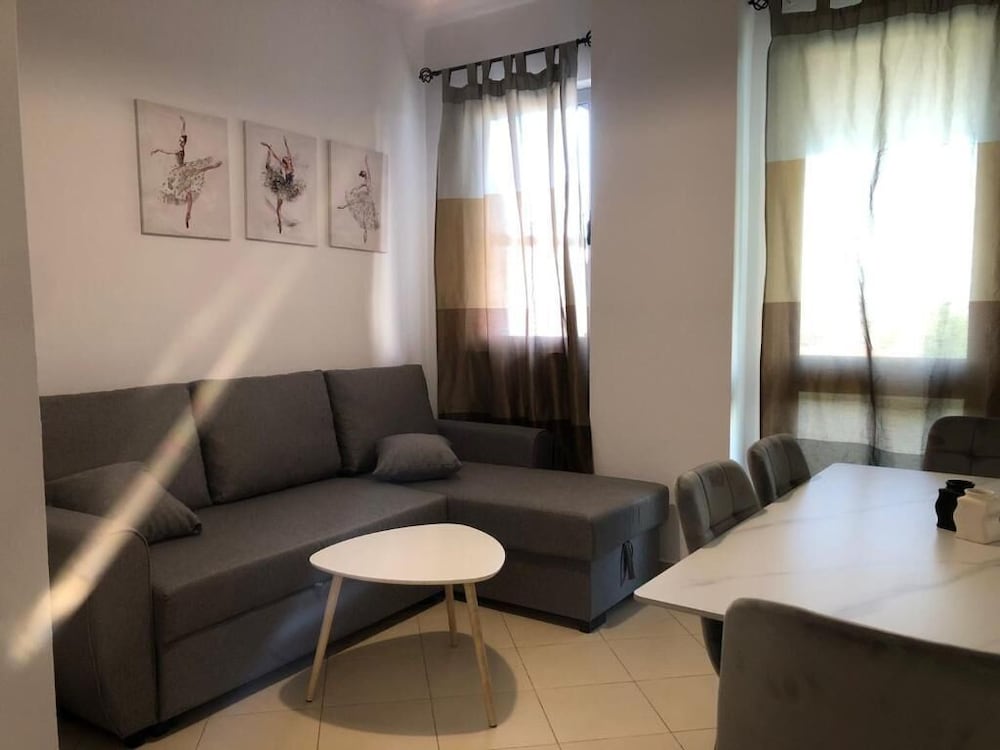 Tirent Apartment - Comfortable 1-bedroom Stay In Fresku - Tirana
