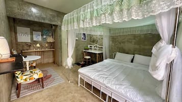 Quarto casal luxo | Espaço de trabalho para notebook, Wi-Fi de cortesia, roupa de cama