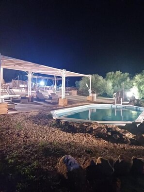 Piscina externa sazonal