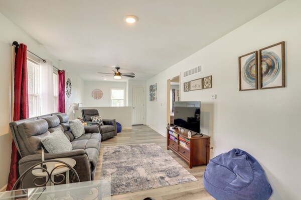 1 Mi To Truman Library: Apt W/ Large Yard! - Independence, MO