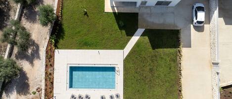 Vila | 6 quartos, escrivaninha