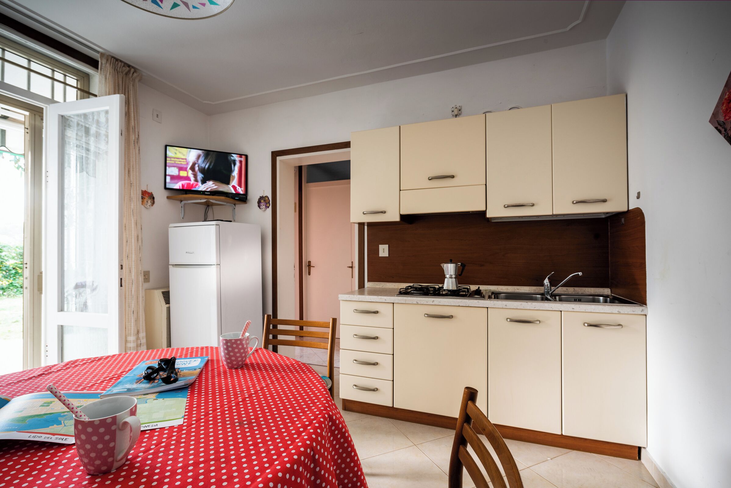 Apartamento, 2 quartos, vista para o jardim | Sala