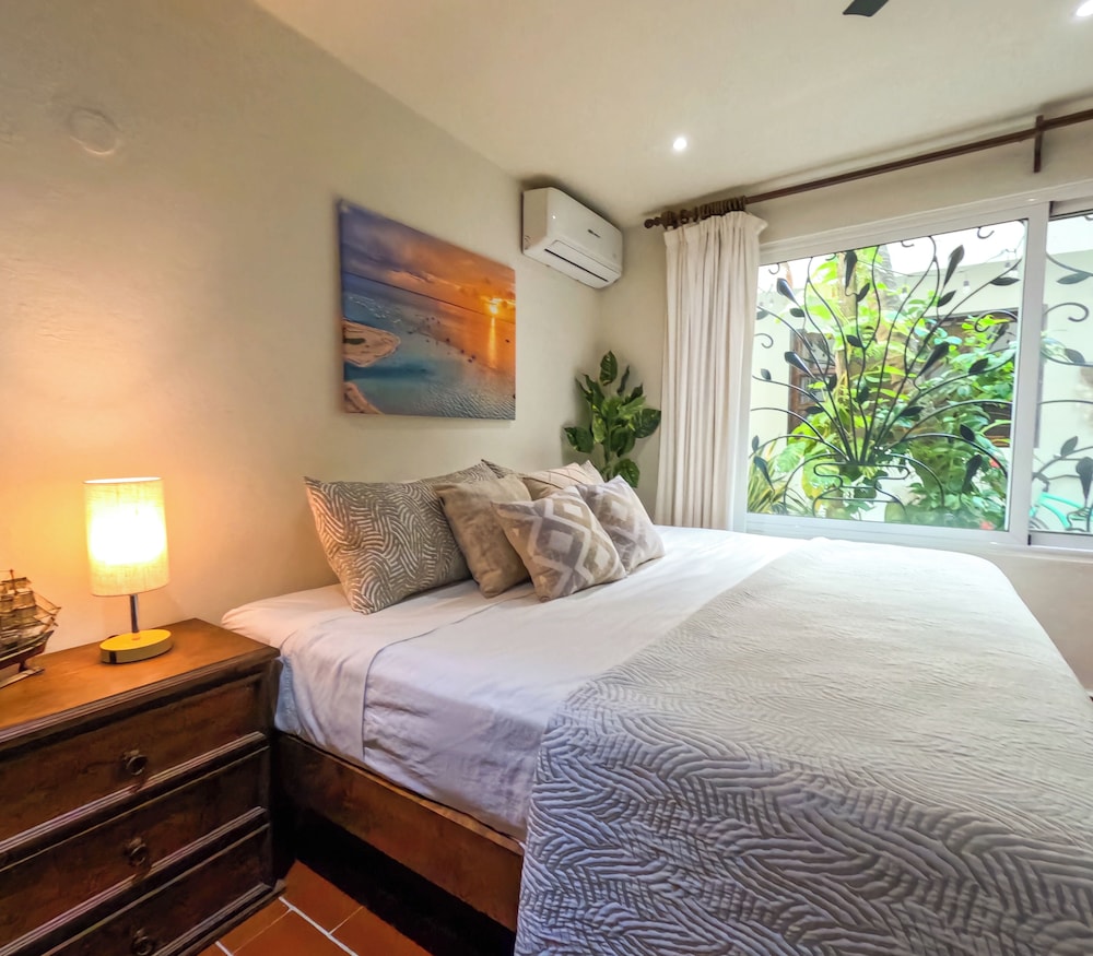 Siren’s Song Room 5, Siren's Song- Room 5 The Mermaid and The Pearl ...