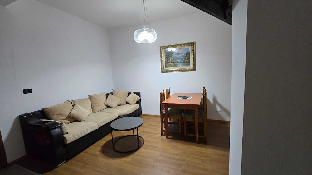 Tirent Apartment-cozy 2-bedroom Stay In Don Bosko - Tirana