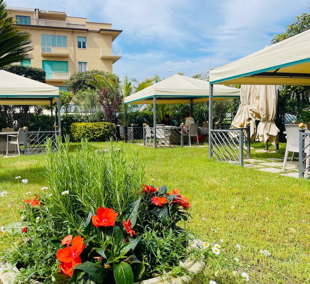 Hotel Harmony&smile - Viareggio