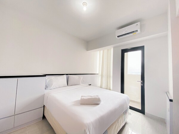 Homey And Cozy Studio Apartment At The Alton - Semarang