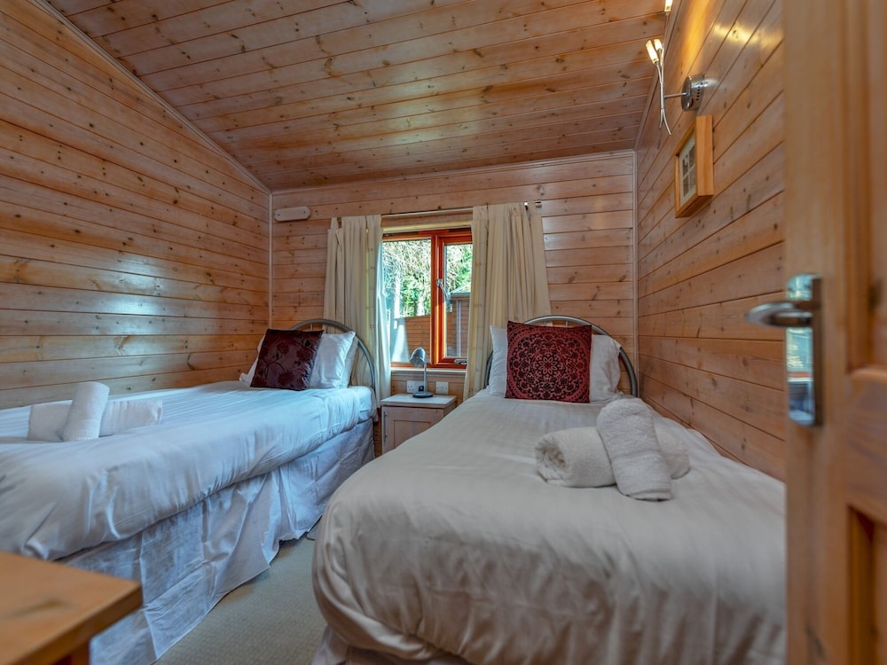 Astbury Falls Escape – A Tranquil Stay in Nature - Pass the Keys ...