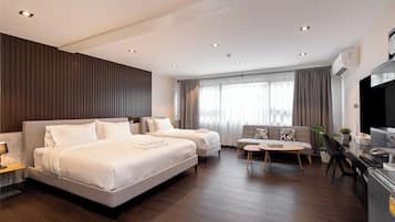 Quarto família | Escrivaninha, Wi-Fi de cortesia, roupa de cama