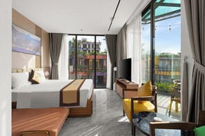 Escrivaninha, cortinas blackout, quartos à prova de som