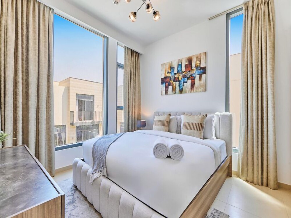 Bnbme - Sunvilla Ar3 - 4 Bdr - Dubai