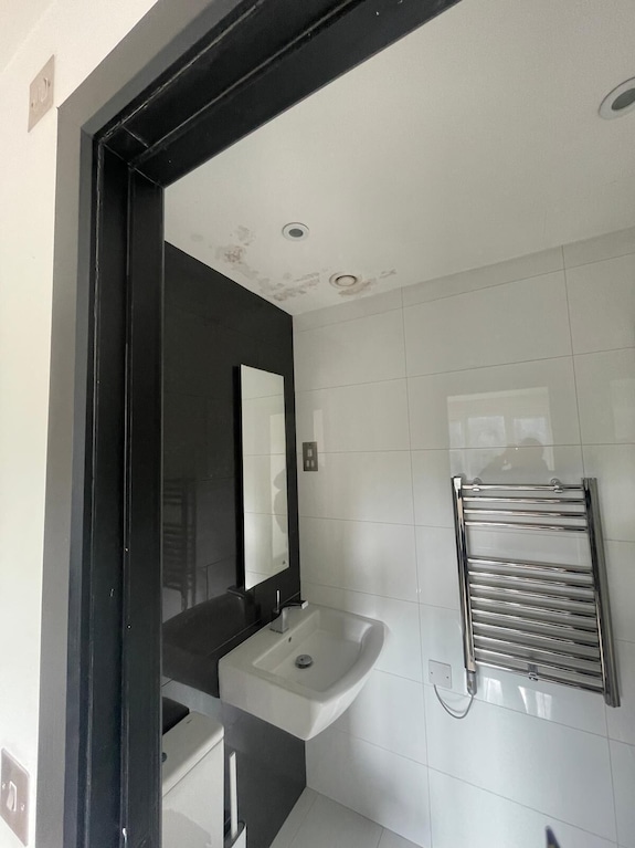 Stylish And Spacious 2 Bedroom Flat 20 Minutes From Gatwick Airport - エプソム