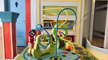 Estúdio, 1 quarto, Vista para a cidade | Área para crianças