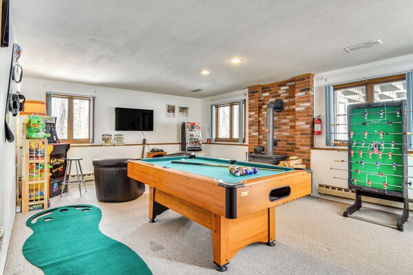 Ski, Game & Grill: Family Retreat In Glen - New Hampshire