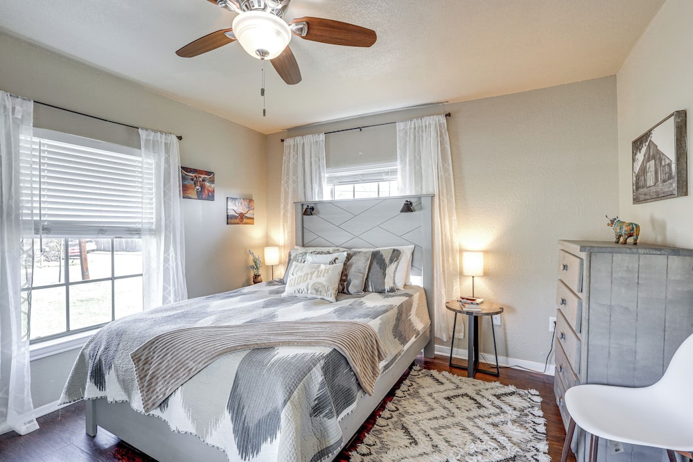 5 Mi To Belton Lake: Home W/ Large Yard! - Belton, TX