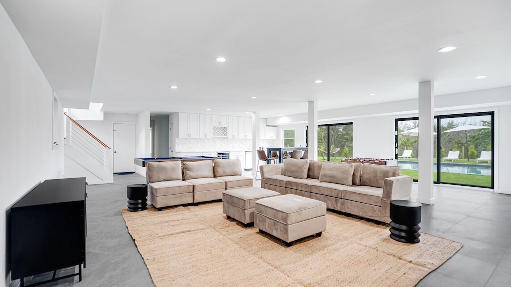 Spacious Southampton Home, Close To Town, Beaches, Large Private Yard,... - The Hamptons, NY