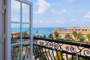 Quarto Deluxe, varanda, vista para a praia | Vista para a praia ou o mar