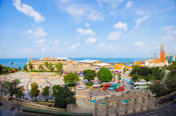 Lotus Home Cafe - Cable Car Station - Phú Quốc