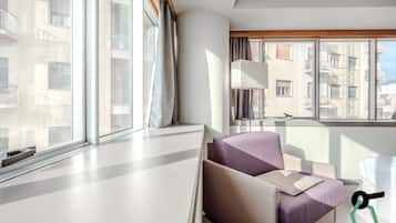 Quarto Duplo | Minibar, cofre no quarto, secretária, Wi-fi grátis