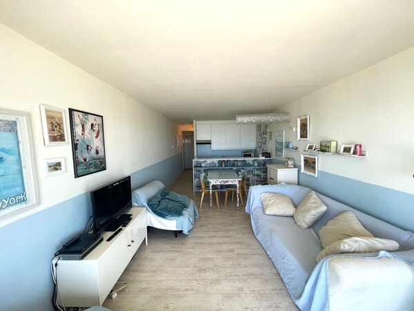 Cozy One-bedroom Apartment With Sea View - Middelkerke
