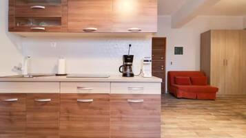 Estúdio | 1 quarto, escrivaninha