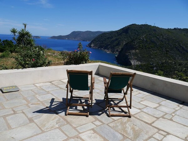 Gorgeous House Exclusive Location - Alonnisos