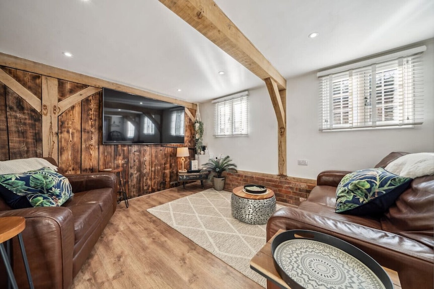 Peaceful Barn Stay Near Lymington With Private Garden - Lymington