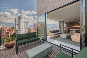 Penthouse de Luxo, 2 quartos, banheira de hidromassagem grande | Terraço/pátio interior