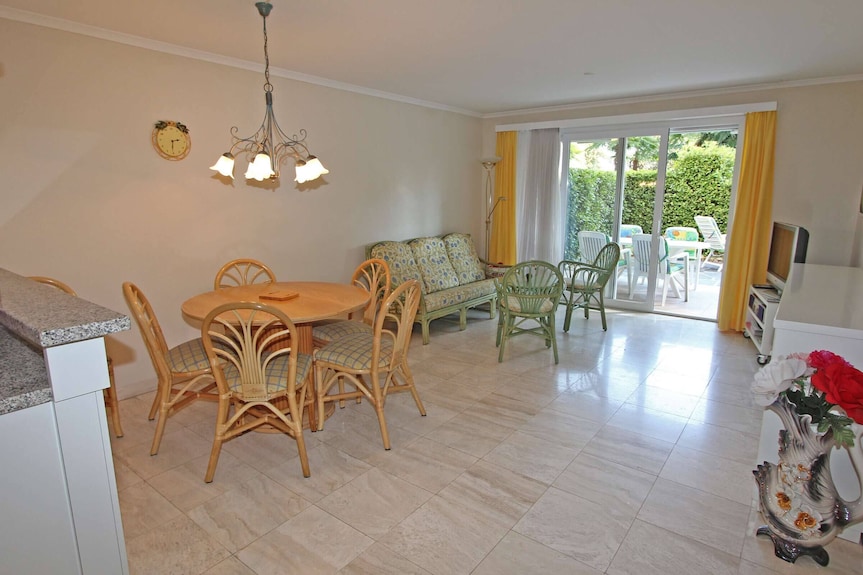 Modern First Floor Apartment In A Well-kept Apartment Building In A Quiet Location - Minusio