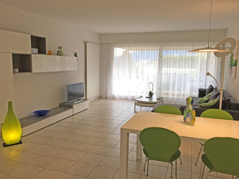 Completely Renovated Apartment On The Top Floor With A View And Indoor Pool - Ascona