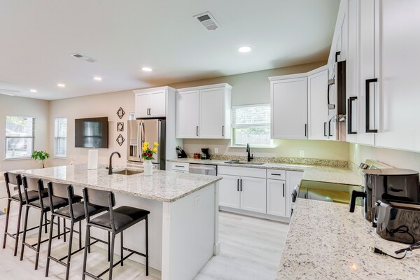 Pet-friendly Pensacola Home: Central Location - Pensacola, FL