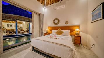 Vila luxo, varanda, vista para a piscina | 3 quartos, roupas de cama premium, cofres nos quartos, escrivaninha