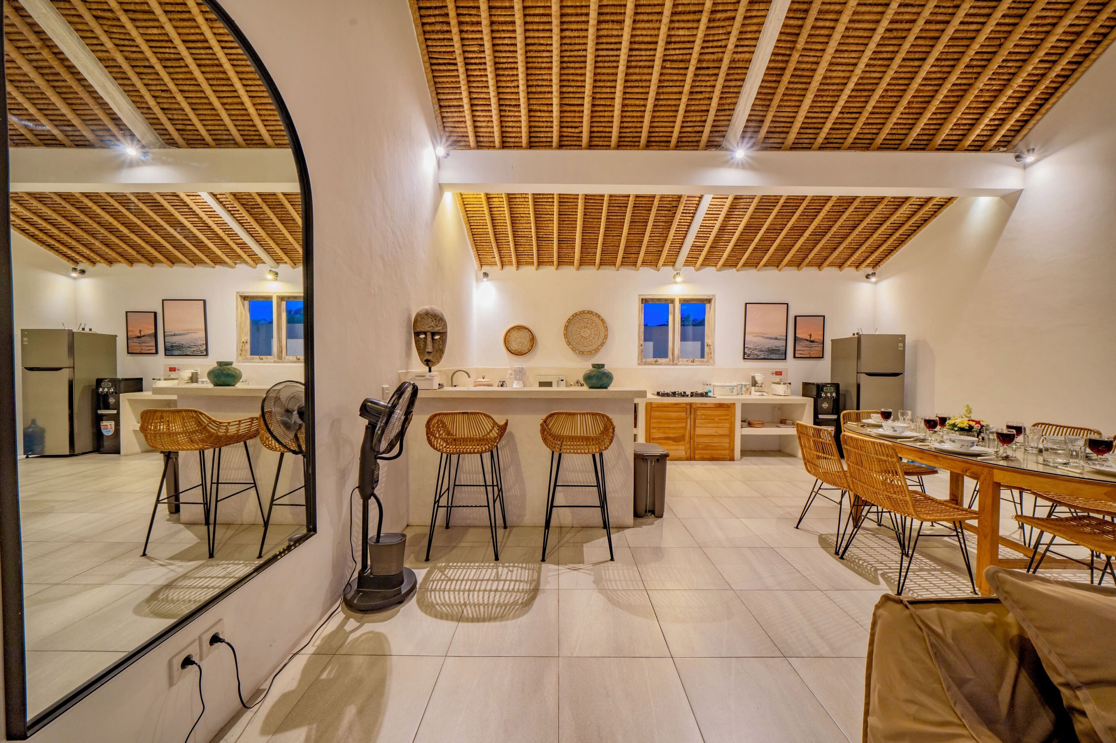 Vila luxo, varanda, vista para a piscina | Sala de jantar