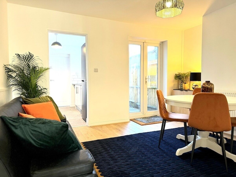 Entire House | Southampton City | Cruise Terminal - Beaulieu