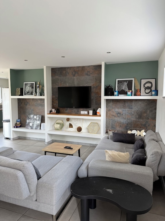 Villa 3 Chambres Avec Piscine Et Spa - Gironde