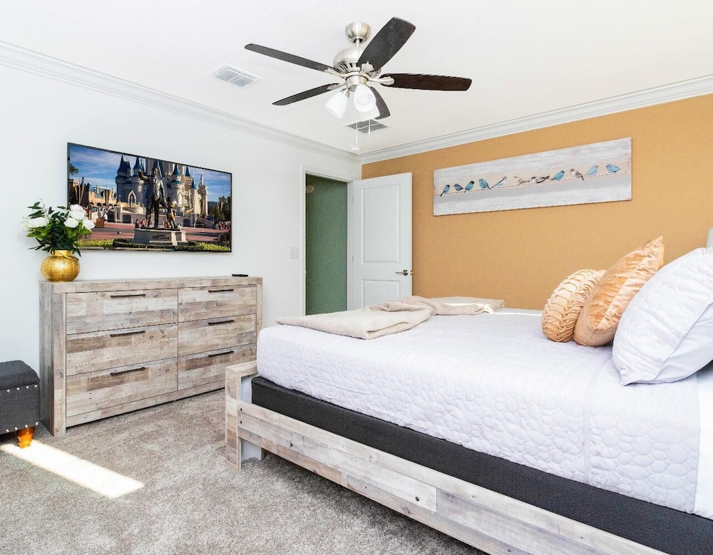 Storey Lake Resort, Private Pool, Near Famous Attractions!! - Kissimmee, FL