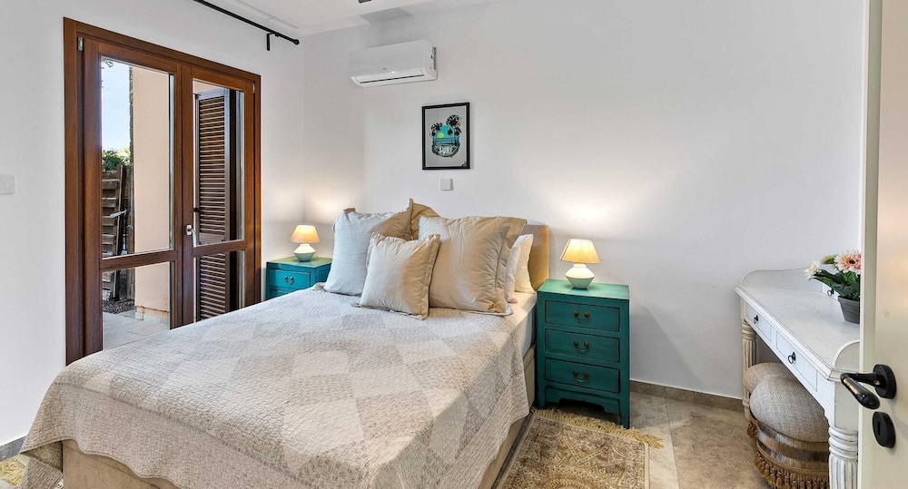 Junior Villa IZ01 Idalium - Aphrodite Hills | Vrbo