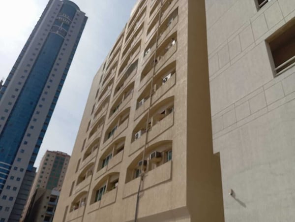 1 Room In A Shared Apartment Is Perfect For Two Guests In Peaceful Place - Sharjah