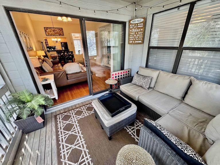 New Coastal 2 Bed 2 Ba Villa - Walk To The Beach! Pet Friendly! - Bluffton, SC