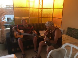 Quarto Duplo ou Twin Standard, vista para o jardim | Sala de estar