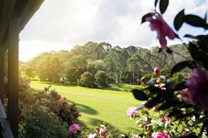 Quarto conforto, vista para o campo de golfe | Terraço/pátio