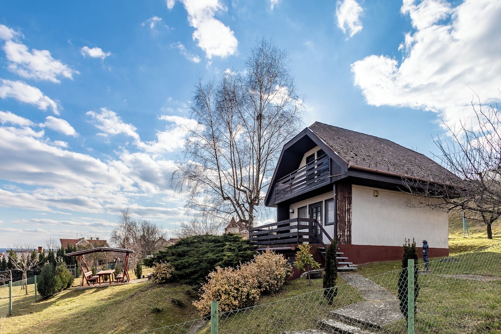 Karesz Holiday Home - Zalakaros