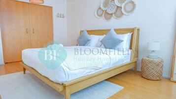 1 quarto, cofres nos quartos, ferros/tábuas de passar roupa