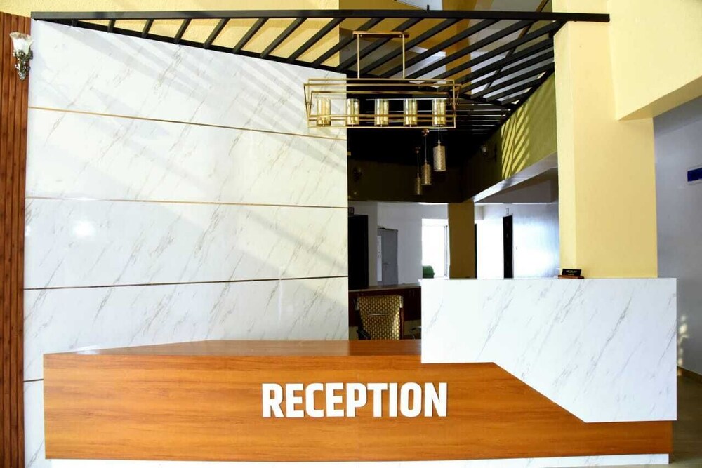 Hotel Amit Palace - Maharaştra