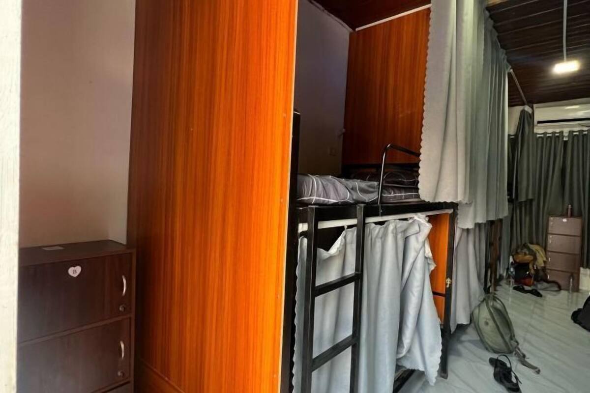 Quartos à prova de som, Wi-Fi de cortesia, roupa de cama